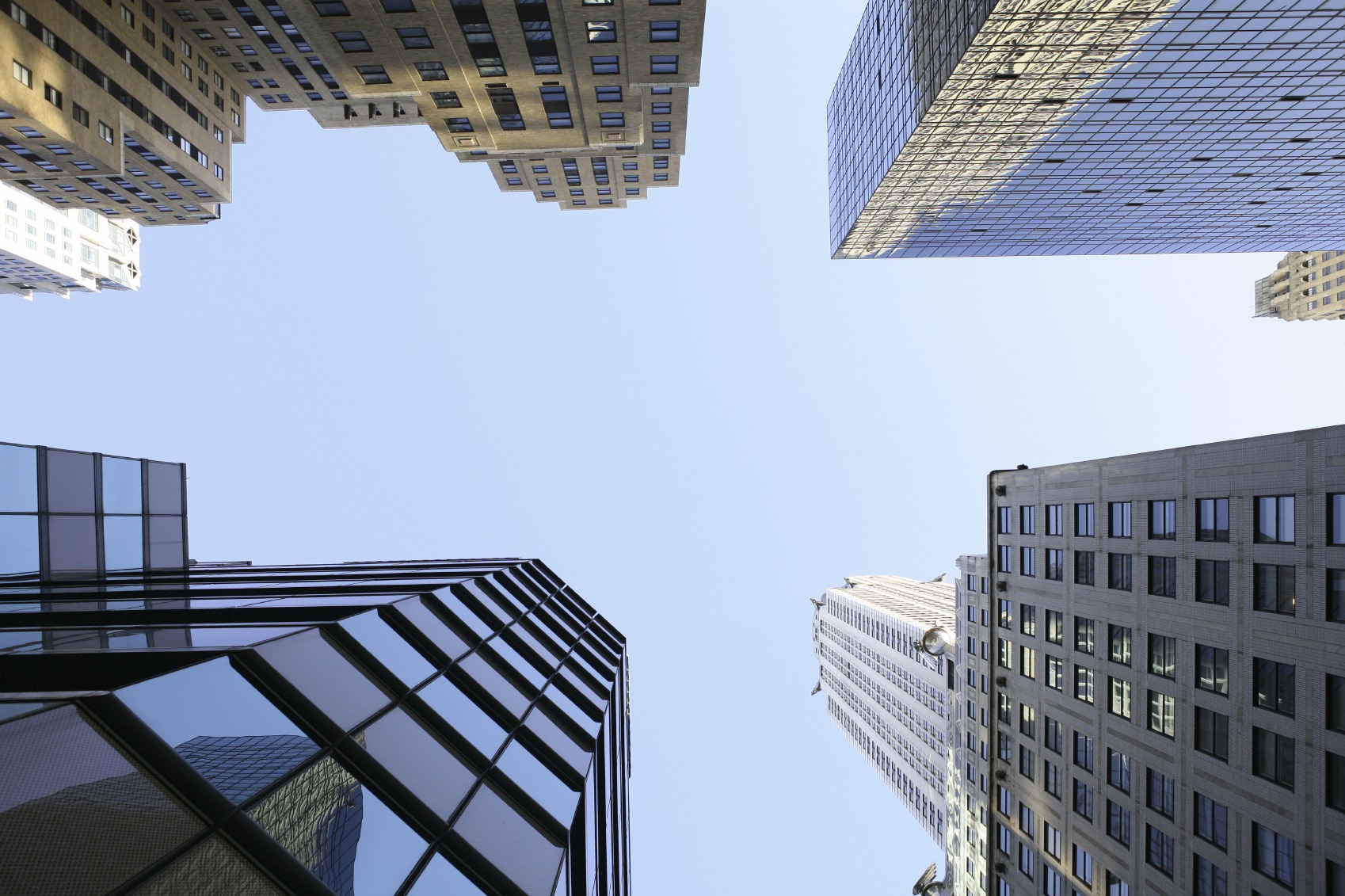 Urban Planning and the Economic Externalities of Street Grids